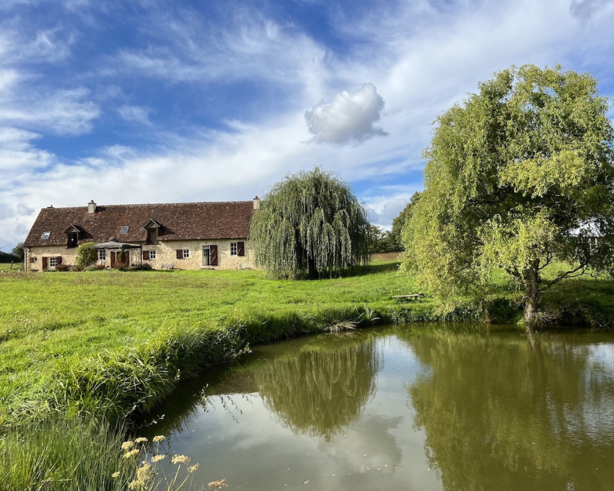 charmante-long-re-dans-un-site-exceptionnel-les-belles-maisons